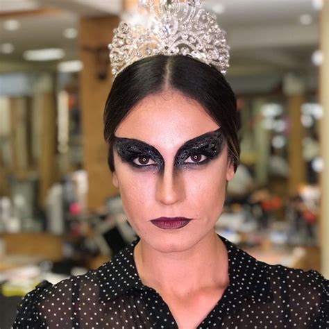 Black Swan Makeup Halloween Dark Skin Tone Skin Tones Dark Skin