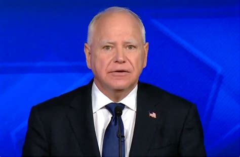 Тим Уолц сгафи и шокира Америка Станах приятел с училищни стрелци