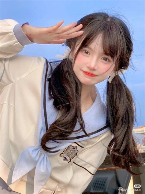 Pin By Kia Montelfalco On Quick Saves Pose Reference Hair Reference