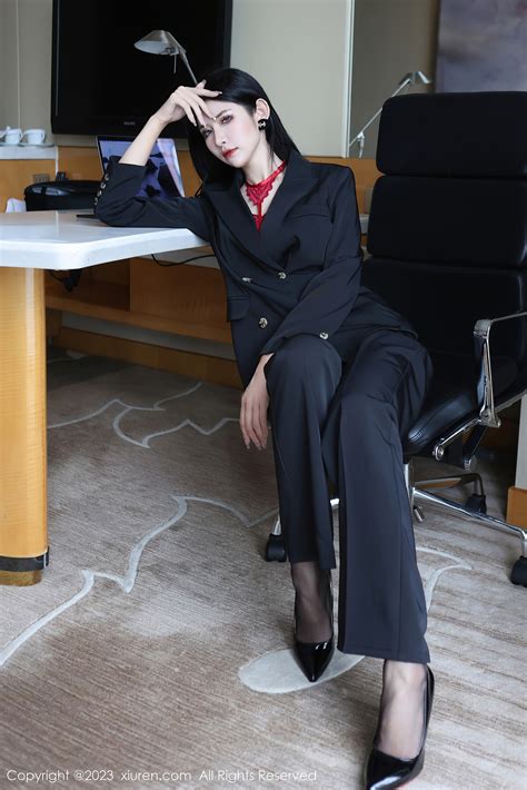 Xiuren秀人网 No6402 依娜yina 美腿新人 V2ph