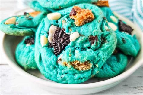 Blue Cookie Monster Cake Mix Cookies · Artsy Fartsy Life