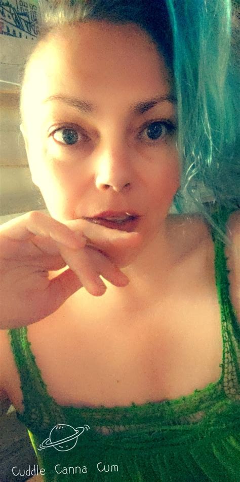 Lets Just Stay In Bed And Cuddle Today Scrolller