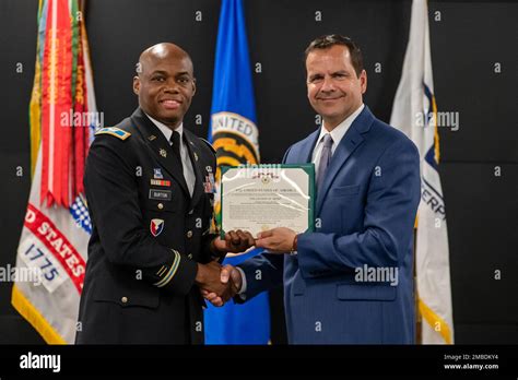 Peo Eis Program Executive Officer Ross Guckert R Presents The Legion