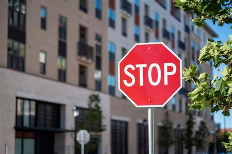 U Kojem Europskom Gradu Na Cestama Ne Postoji Niti Jedan Znak Stop
