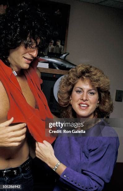 137 Jessica Hahn Howard Stern Photos And High Res Pictures Getty Images