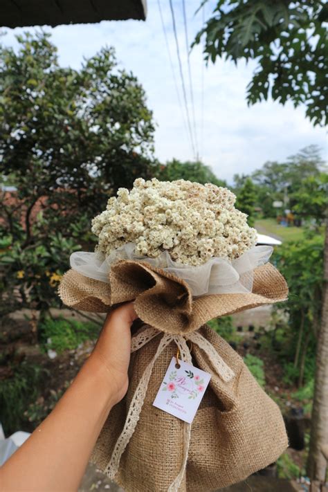 Buket Bunga Edelweis Medium Plus Bunga Edelweis T And Souvenir Shop