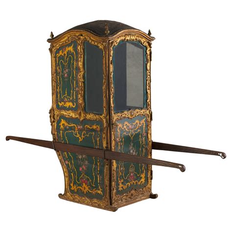 Italian Carved And Gilded Sedan Chair With Original Interior And Glass
