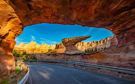 Entering Ornament Valley
