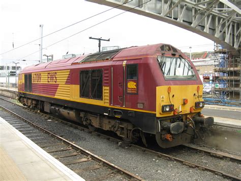 Ews 67019 At Waverley Station © M J Richardson Cc By Sa20 Geograph
