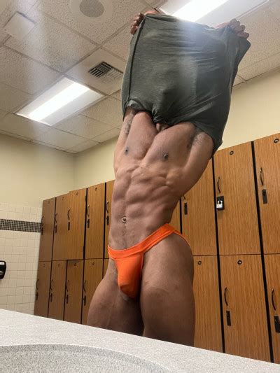 People Watching In The Locker Room Tumbex
