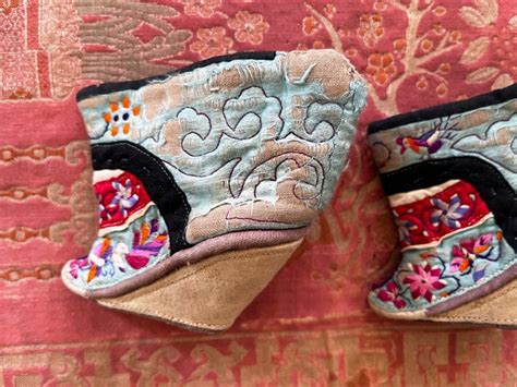 Rare Tiny Chinese Bound Feetlotus Shoes Fujian Style Antique Collector