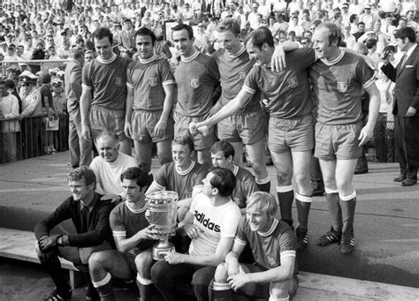 Pokalsieger Fc Bayern München 1969 Hinten V Li Franz Beckenbauer