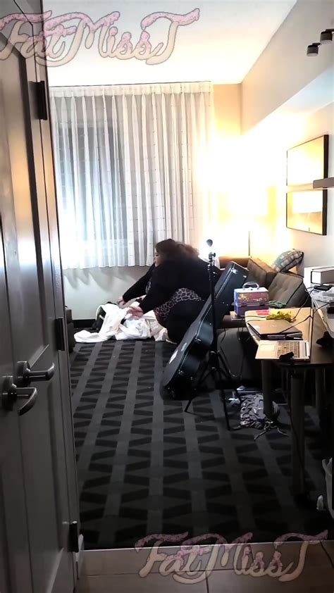 Ssbbw Fatmisst Walking Eporner