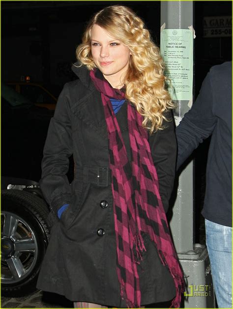 Taylor Swift Cant Sleep Excited About Album Release Photo 1537271