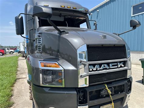 Mack Anthem An Hood For Sale
