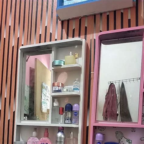 Rak Kosmetik Tempel Dinding Ukuran Cermin Besar 40x20 Tebal 4 Mili Varian Warna Tempat