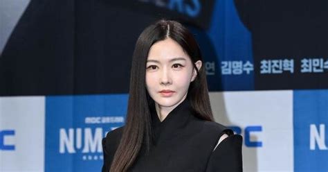 사진 김유리 우아한 분위기