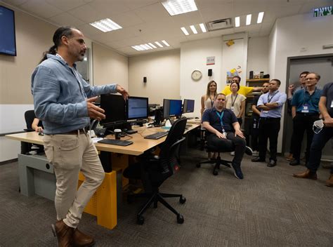 ‘every Die Wants To Live Inside Fab 28 Intels Elite Chip Making