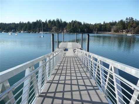 Fiberglass Decking And Deck Grating For Wet Environments