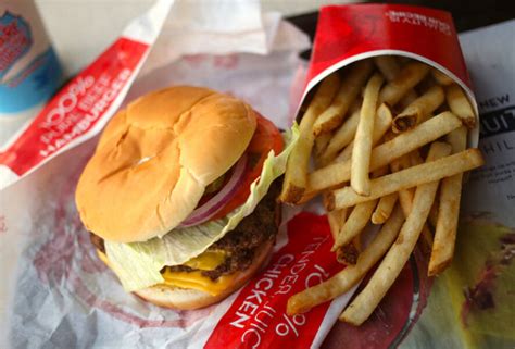 Free Wendys Deals 2018 Buy One Get One Burgers At Wendys Thrillist