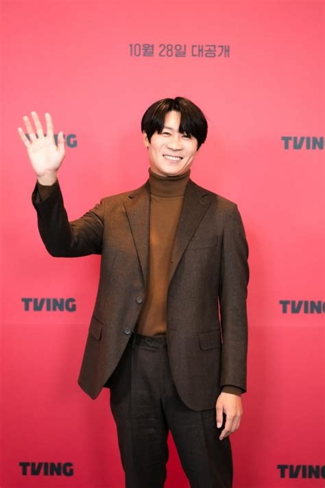 진선규 빨간 팬티 한 장만 걸친 채 촬영 속옷 모델 안 될 것 같다몸값 텐아시아