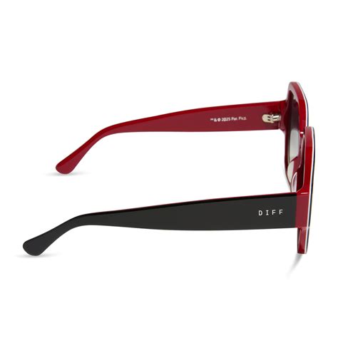 Clueless Dionne Square Sunglasses Black And Grey Gradient Diff Eyewear