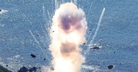 일본 첫 민간 위성 실패…발사 5초 뒤 로켓 폭발