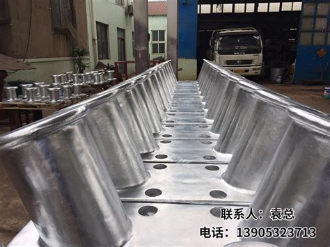 系船柱 青岛辰华机械设备有限公司