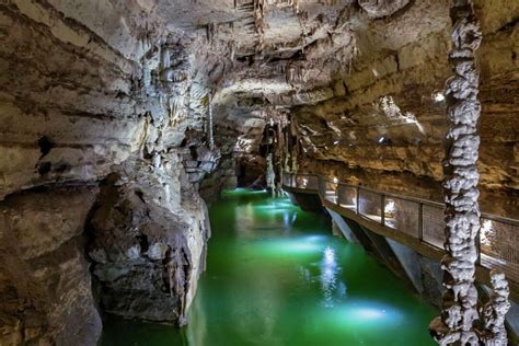 Texas Coolest Underground Caverns Near San Antonio