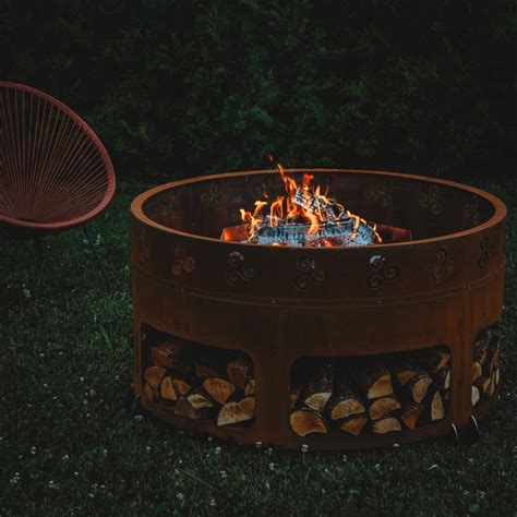 Se Vår Toppkollektion Av Eldstäder Utomhus Grillsymbol