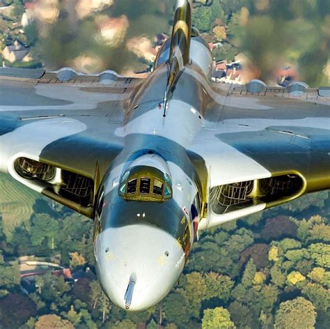 Aviation This Is A Really Interesting Find This Is The Cockpit Of A B 17c There Are Several