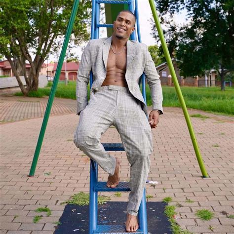 Lyle Anthony Volkwyns Feet