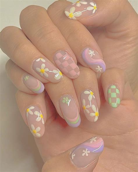 Pin By Nicole On Grabbers Fake Nails Designs Checkered Nails Hippie Nails