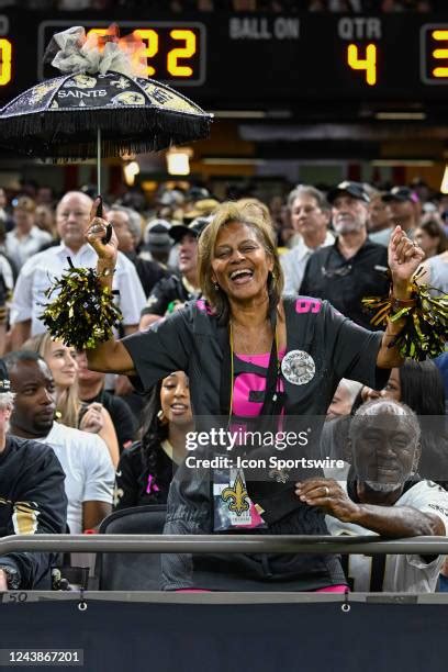 Avid Fans Photos And Premium High Res Pictures Getty Images