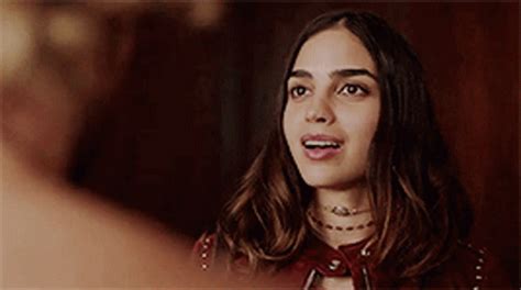𝐅𝐑𝐄𝐒𝐇 𝐄𝐘𝐄𝐒 ᶠᵃᶜᵉ ᶜˡᵃⁱᵐˢ Melissa Barrera☆ Wattpad