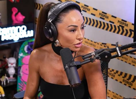 Sabrina Sato Aposta Em Fio Dental E Bumbum Enorme Rouba A Cena