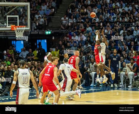 Dennis Schroeder Deutschland 17 Anthony Edwards Usa 05 Gbr Usa Vs Germany