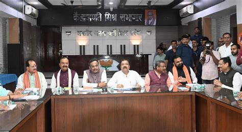 Bihar Election किस विधान पार्षद और एक मेयर को पार्टी से निष्कासित किया गया आरके सिंह ने भाजपा