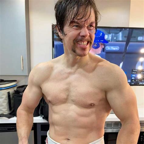 Mark Wahlberg Engorda Para Hacer De Father Stu En Su Próxima Película