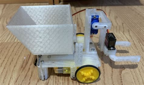 Robot Rubbish Collector Tekyinblack