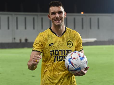 שלושער גדול לזלאטנוביץ מכבי נתניה הביסה את ביתר י ם בפתיחת העונה