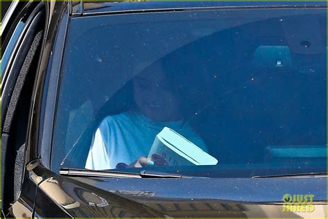 Selena Gomez Carries A Bible While Leaving Pilates Class Photo 4059352