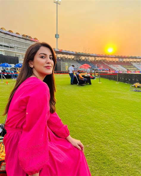 Popular Psl Presenter Roha Nadeem Ties The Knot Lens