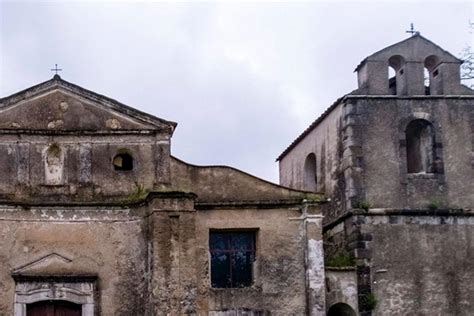Nađeno Telo Devojke U Napuštenoj Crkvi Kurir