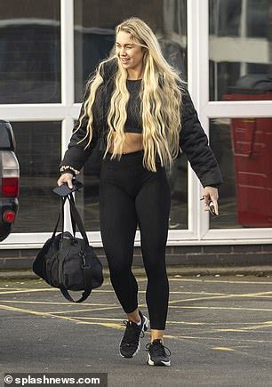6ft Tall Gladiators Star Diamond 29 Showcases Her Toned Abdomen In