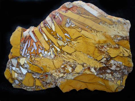 Brecciated Mookaite Gemstonegeeks