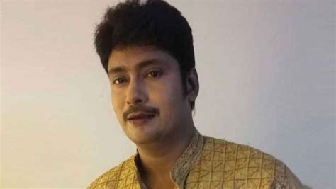 Prasenjit Chatterjee Diganta Bagchi Officially Announced His Marital Status Dgtl Anandabazar