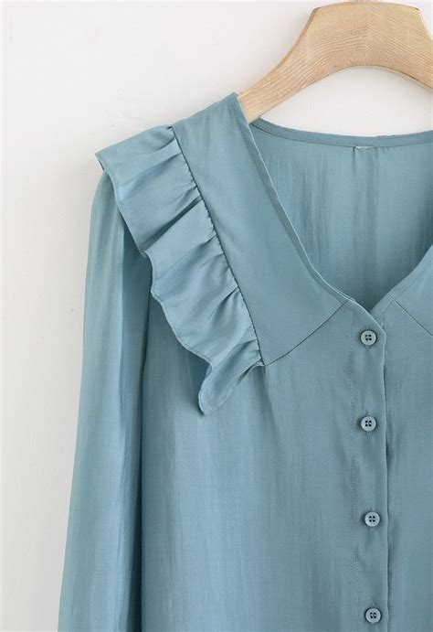 Kragenloses Button Down Hemd Mit Rüschen In Türkis Retro Indie And Unique Fashion