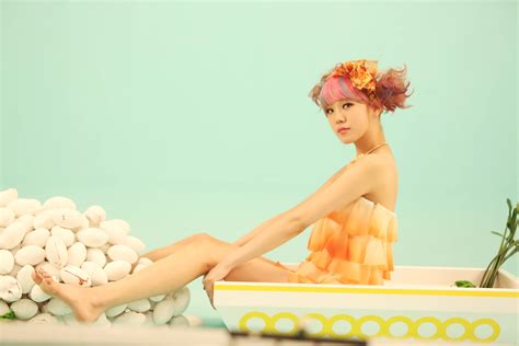 Orange Caramel Lizzy Scrolller