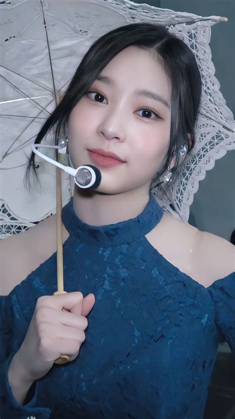 Pin Oleh Suyeong Jang Di 민주 Gadis Selebriti Gadis Cantik